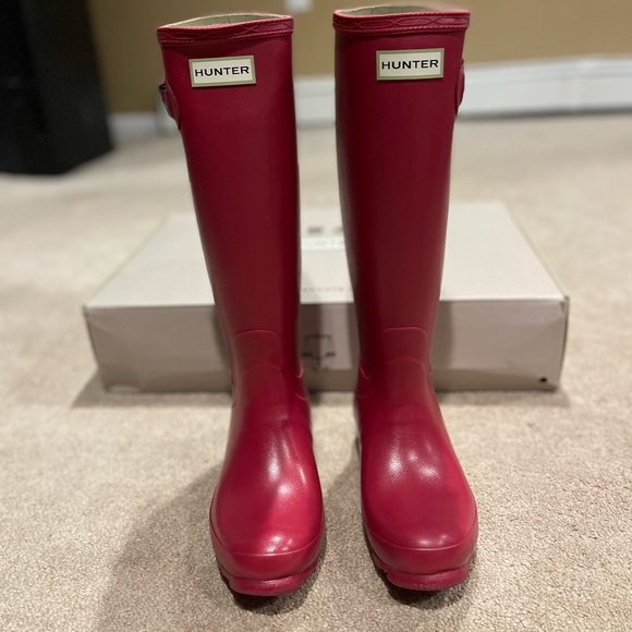 Hunter | Shoes | Nwt Hunter Tall Rain Boots Raspberry Color Size 6 ...